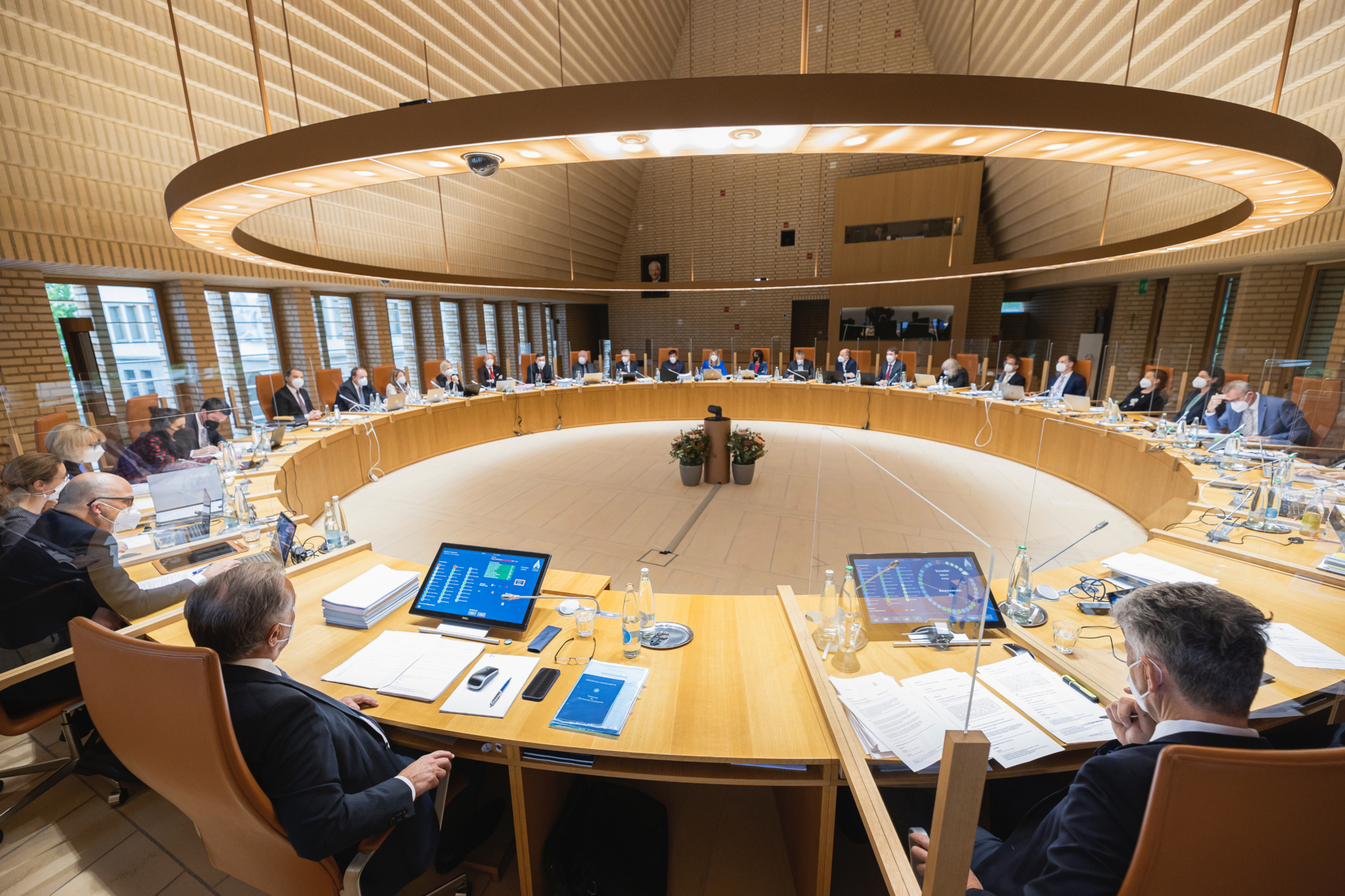 Start in die neue Legislatur mit Licht und Schatten